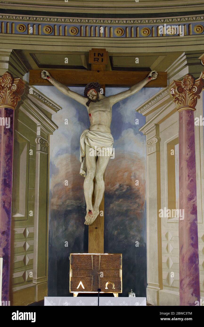Kreuzigung auf dem Hochaltar in der Pfarrkirche Name der Heiligen Maria und Georg in Odra ...