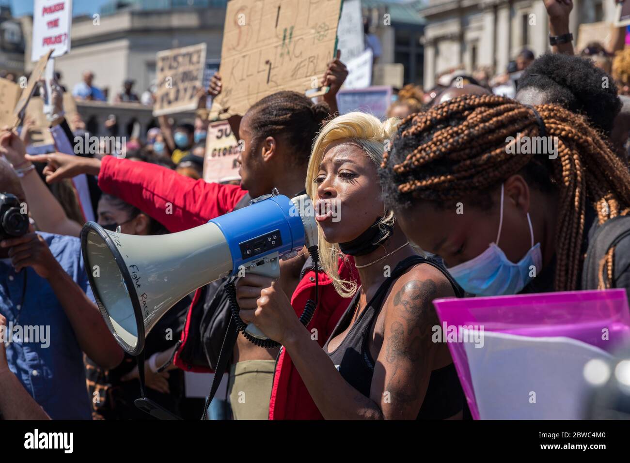 Imarn ayton black lebt materie -Fotos und -Bildmaterial in hoher ...