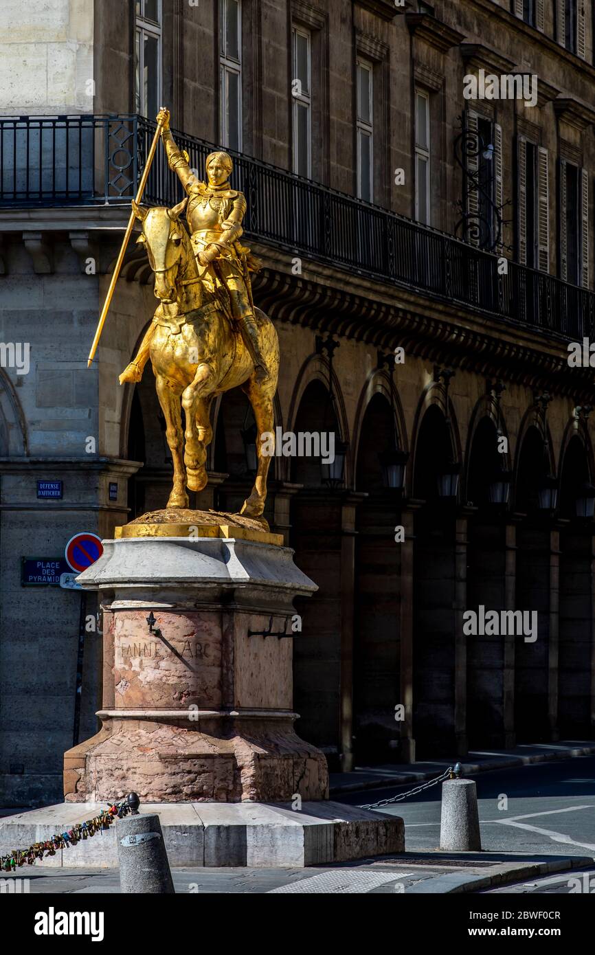 Altes denkmal jeanne darc joan arc -Fotos und -Bildmaterial in hoher ...