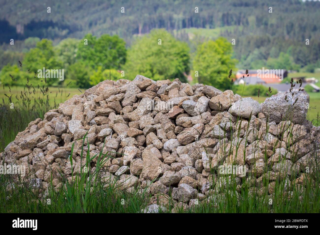 Steinhaufen haufen -Fotos und -Bildmaterial in hoher Auflösung – Alamy
