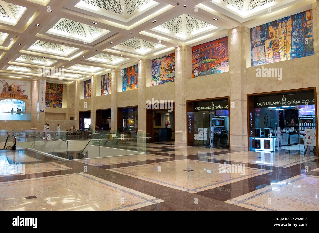 Das ÒOpera GalleriaÓ Einkaufszentrum im Royal Opera House Complex ...