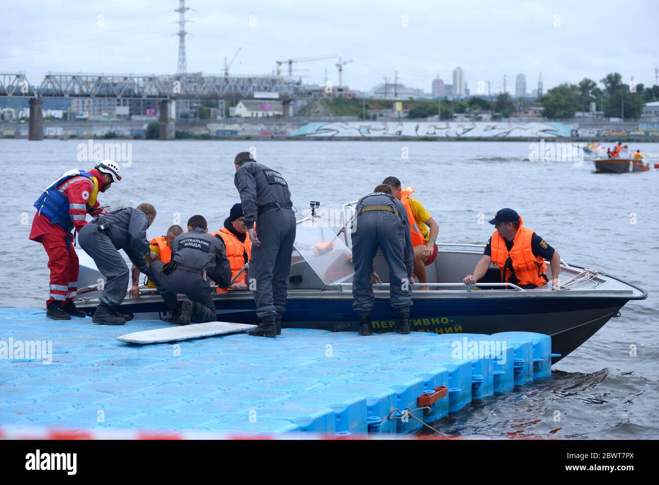 Erste hilfe operations training -Fotos und -Bildmaterial in hoher ...