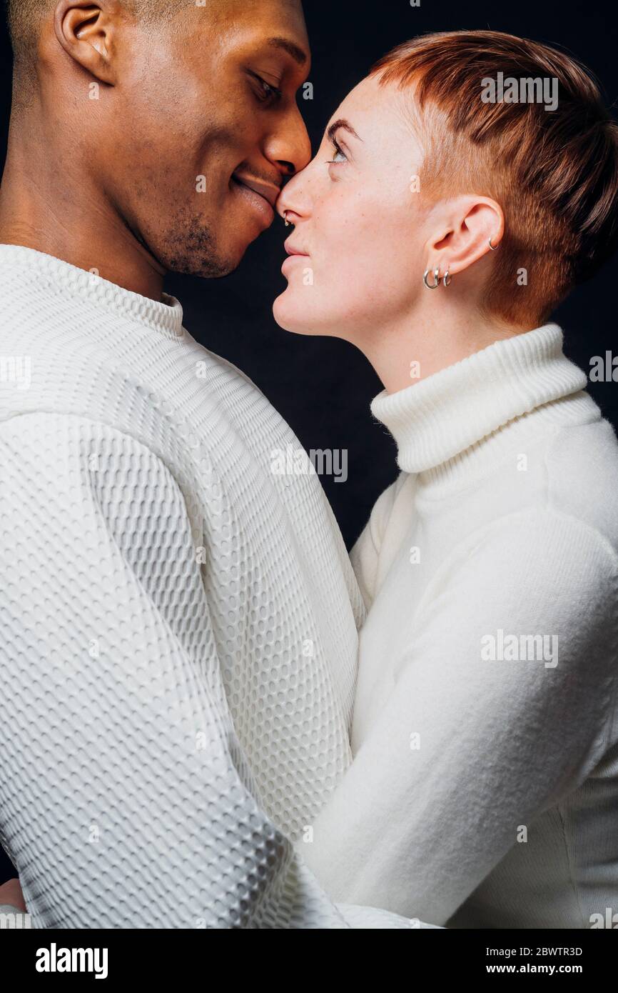 Rasse gesicht -Fotos und -Bildmaterial in hoher Auflösung – Alamy