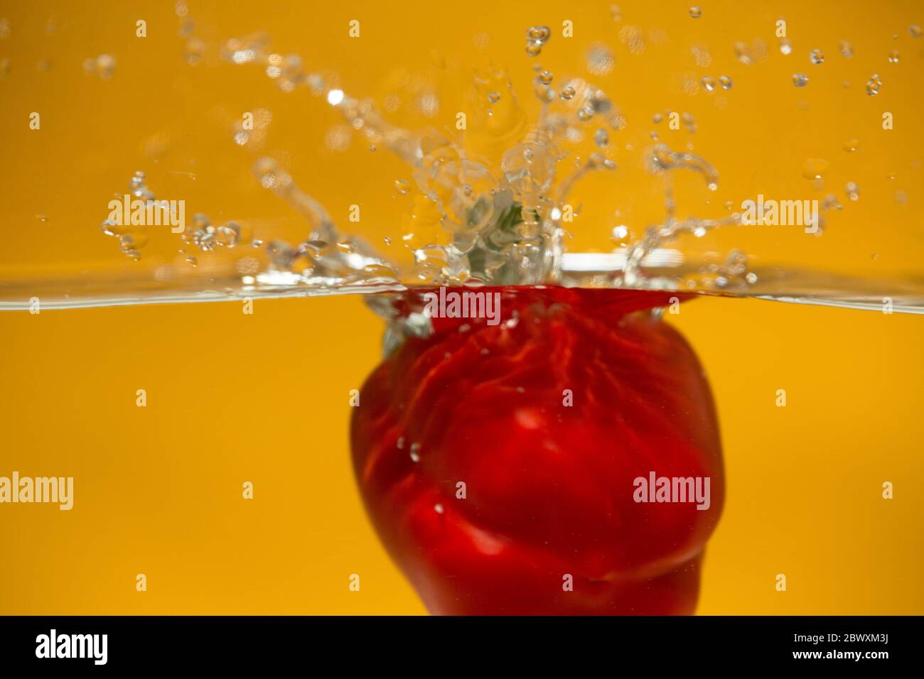 Pfeffer durch das wasser -Fotos und -Bildmaterial in hoher Auflösung ...