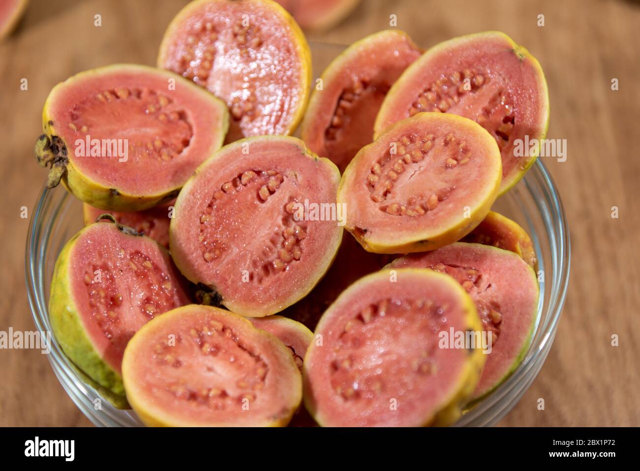 Guava-Früchte (Psidium guajava). Guava ist die Frucht von Guava, einem ...