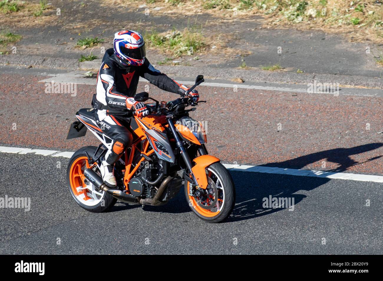 Schwarze motorradleder -Fotos und -Bildmaterial in hoher Auflösung – Alamy