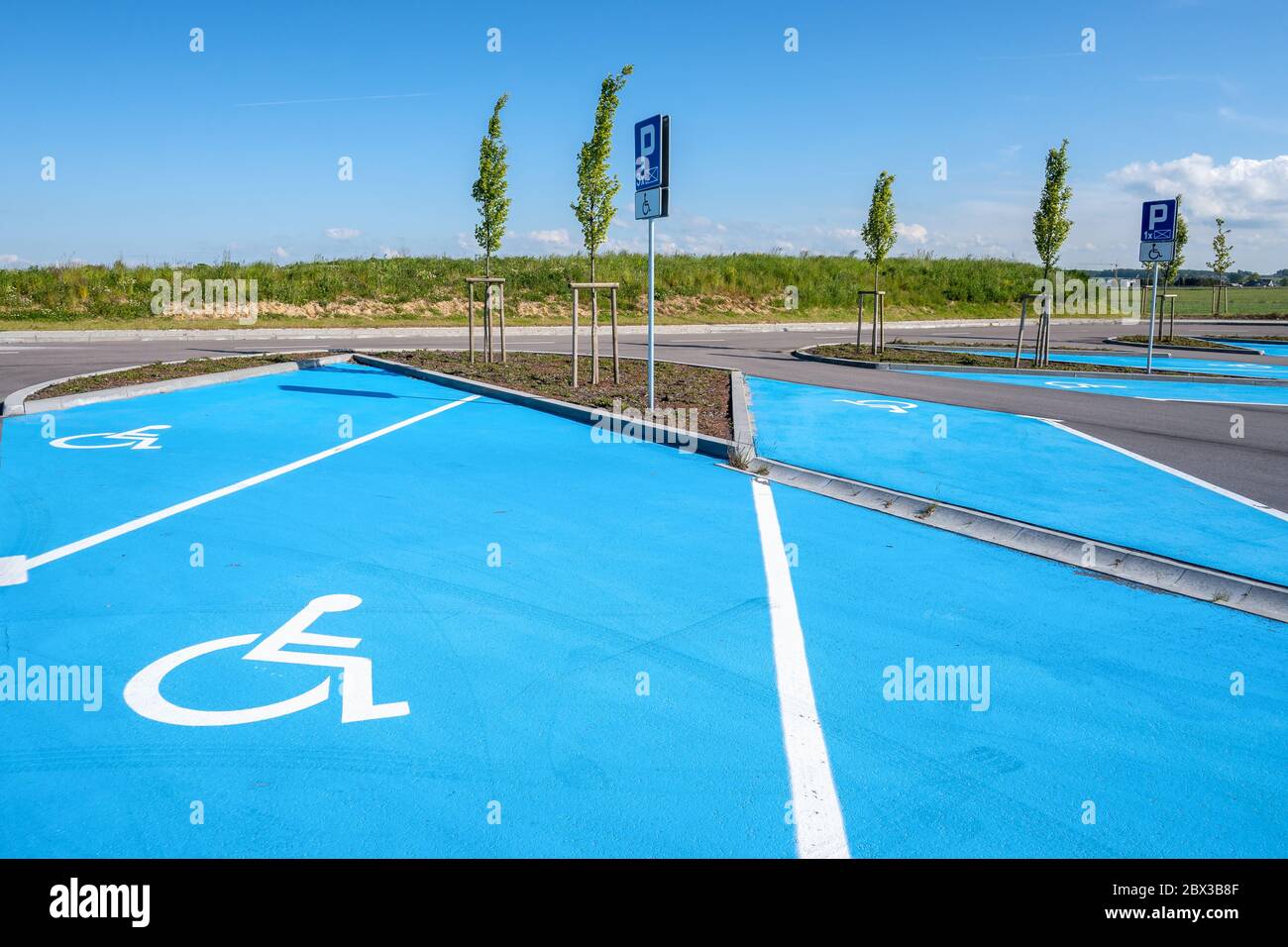 Rollstuhl reservierter bereich -Fotos und -Bildmaterial in hoher ...
