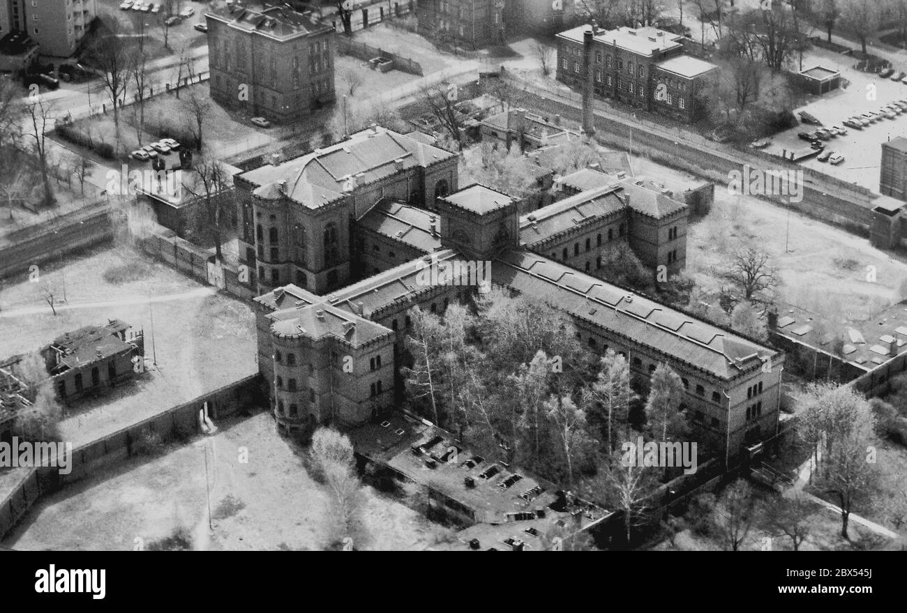 Spandau prison in berlin -Fotos und -Bildmaterial in hoher Auflösung ...