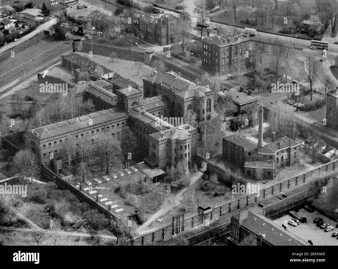 Spandau prison in berlin -Fotos und -Bildmaterial in hoher Auflösung ...