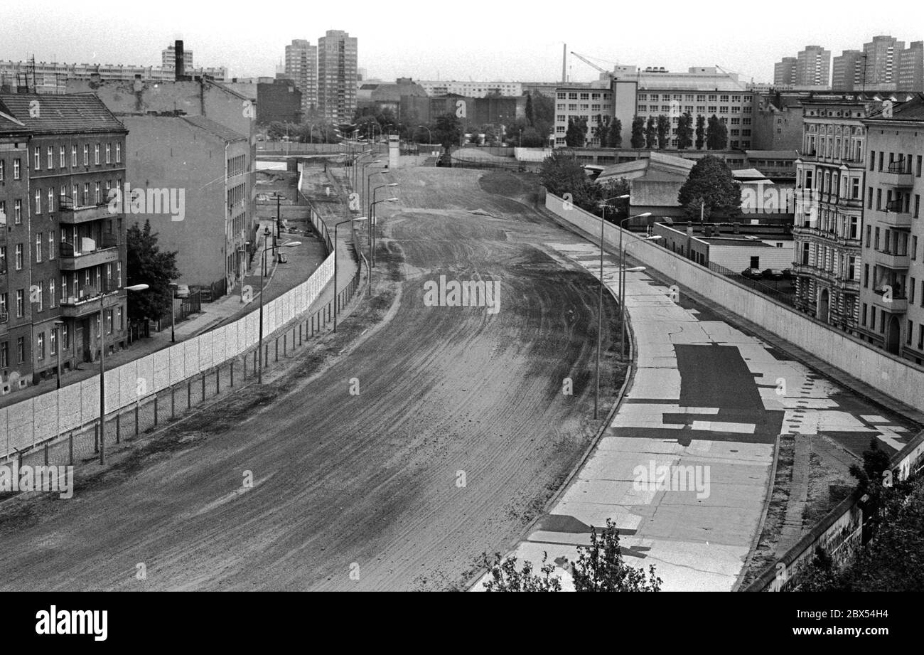Berlin Bezirke / DDR / Mauer / 1987 Kreuzberg: Die Mauer an der ...