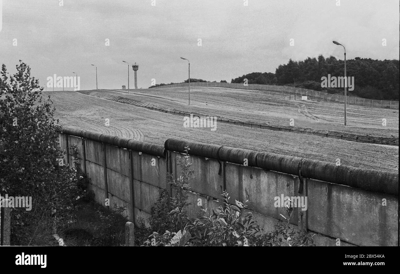 DDR / Mauer / Berlin-Stadt / Spandau 1981 der Todesstreifen im ...