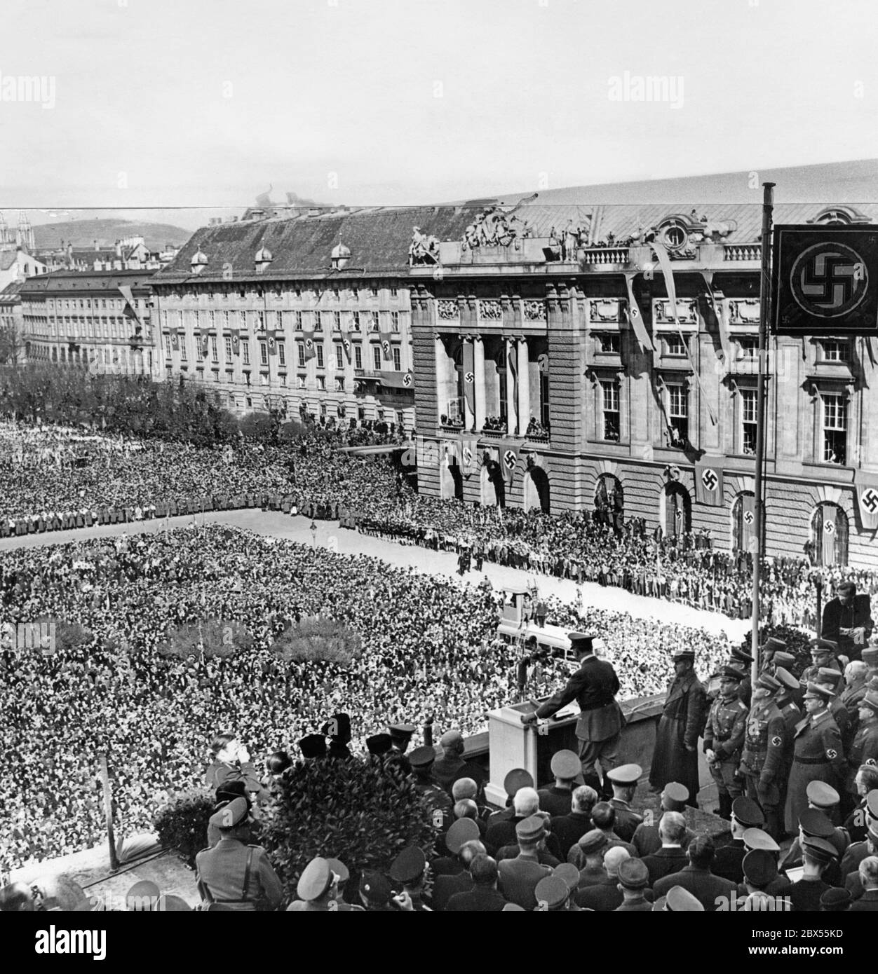 Audience speech adolf hitler -Fotos und -Bildmaterial in hoher ...