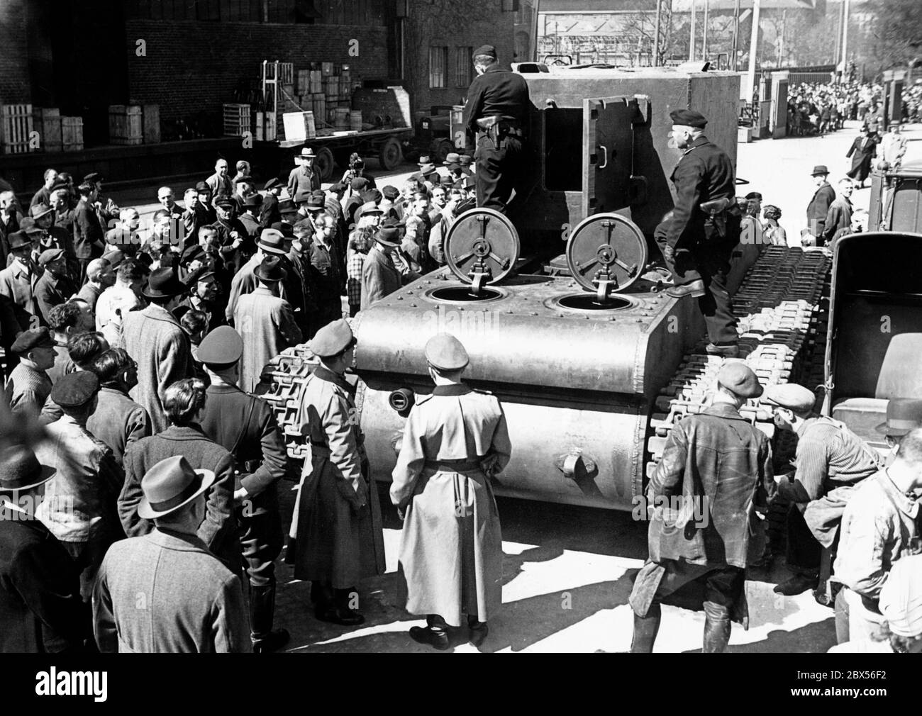 Ausstellung sowjetzeit propaganda -Fotos und -Bildmaterial in hoher ...