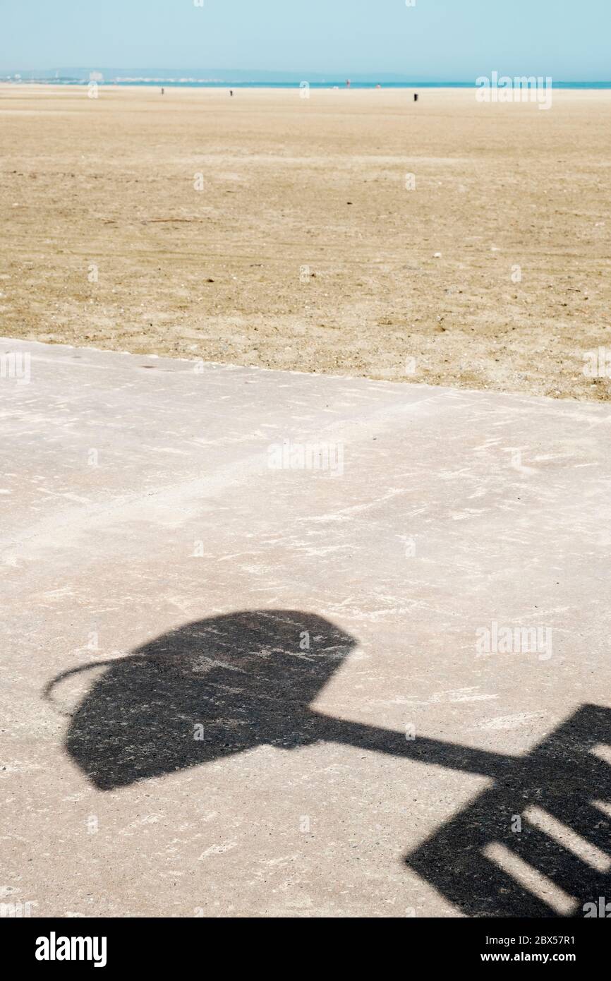 Basketball am strand -Fotos und -Bildmaterial in hoher Auflösung – Alamy