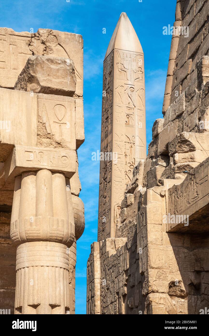 Obelisk karnak -Fotos und -Bildmaterial in hoher Auflösung – Alamy