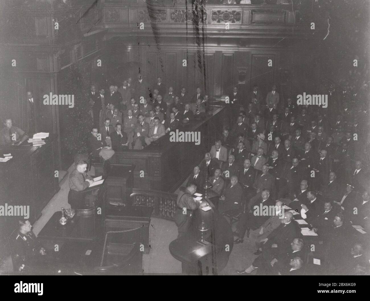 HJ-Führungs-Schule Heinrich Hoffmann fotografiert 1933 Adolf Hitlers ...