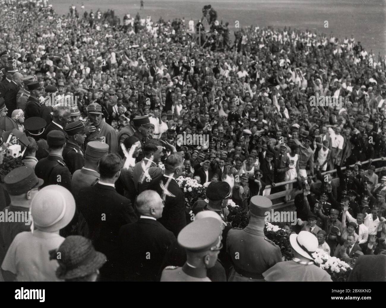 Goebbels, Hitler und Papen Heinrich Hoffmann fotografiert 1933 Adolf ...