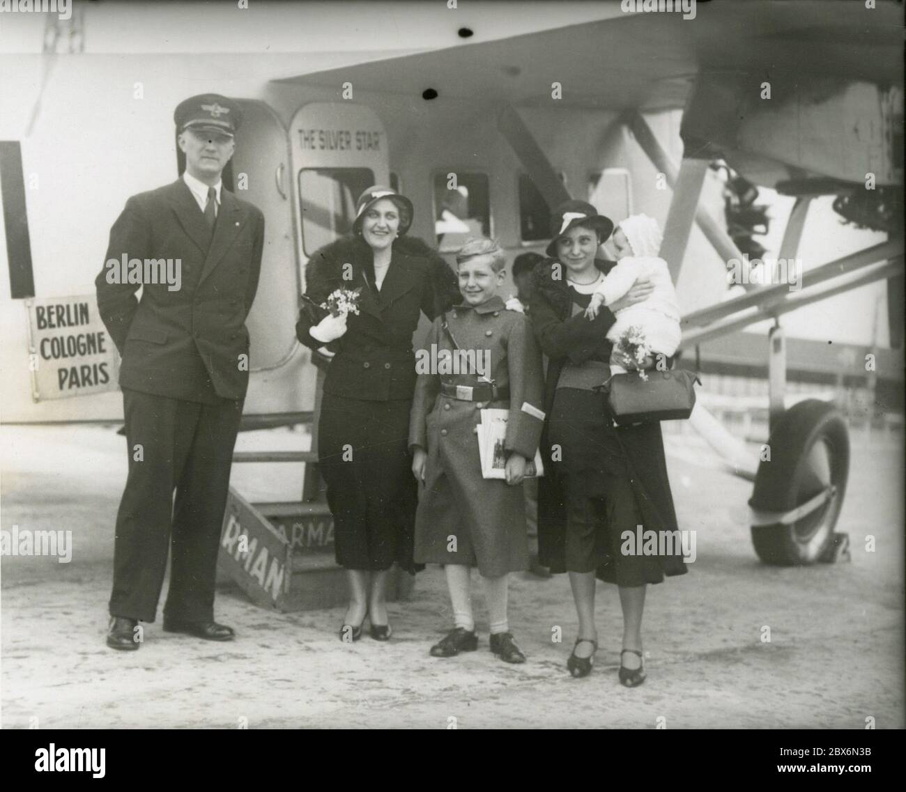 Familie Goebbels auf dem Flugplatz Heinrich Hoffmann fotografiert 1933 ...