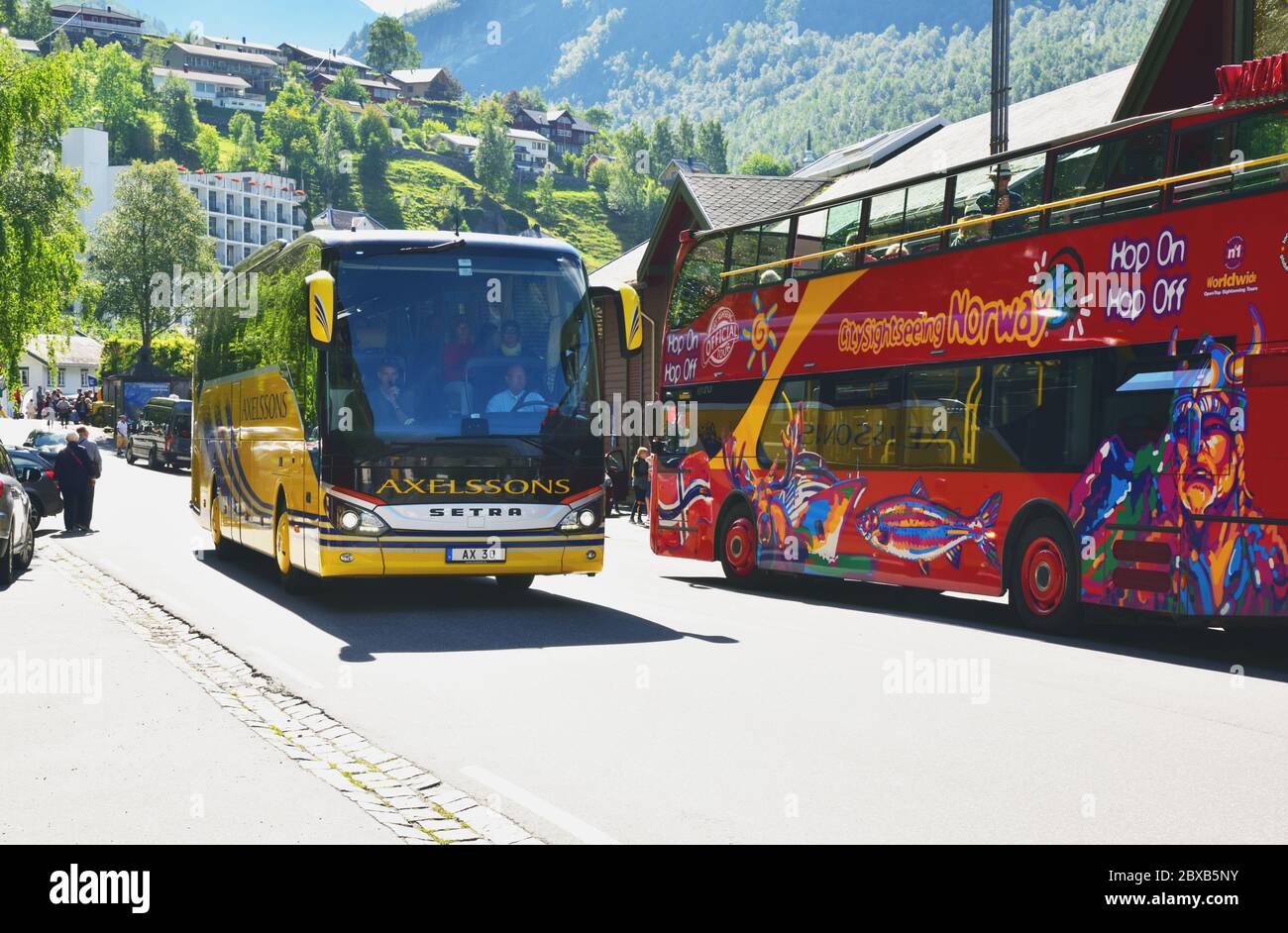 Eine Setra S515HD, betrieben von Axelssons aus Vasteras, Schweden, wird ...