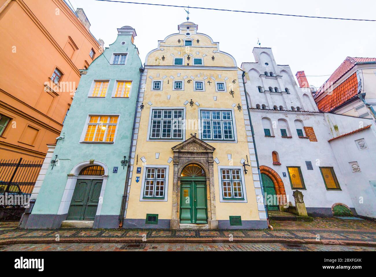 Sei tris -Fotos und -Bildmaterial in hoher Auflösung – Alamy