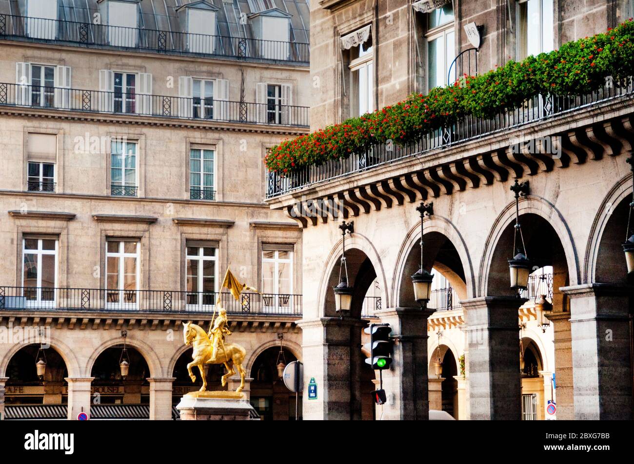 La place des pyramides -Fotos und -Bildmaterial in hoher Auflösung – Alamy