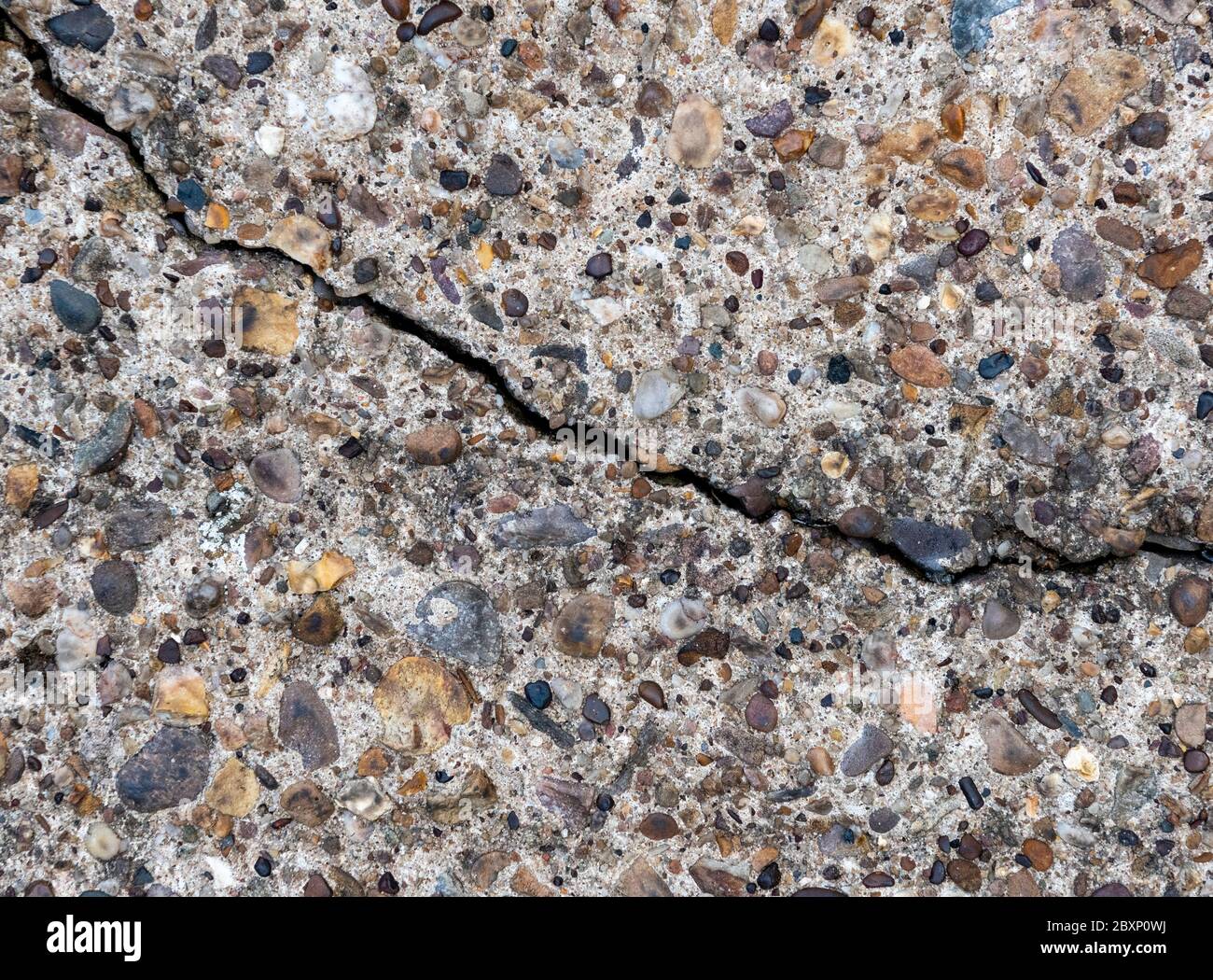 Risse im beton -Fotos und -Bildmaterial in hoher Auflösung – Alamy