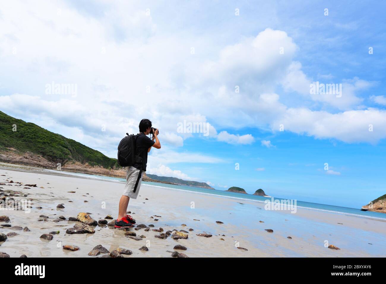 Fotosession am strand -Fotos und -Bildmaterial in hoher Auflösung – Alamy