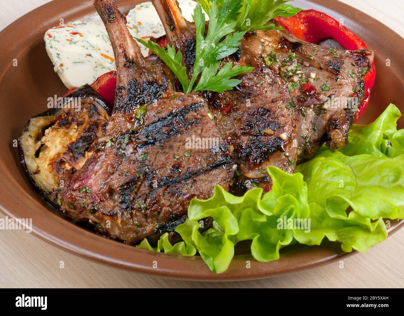 Lammrippen zum braten -Fotos und -Bildmaterial in hoher Auflösung – Alamy