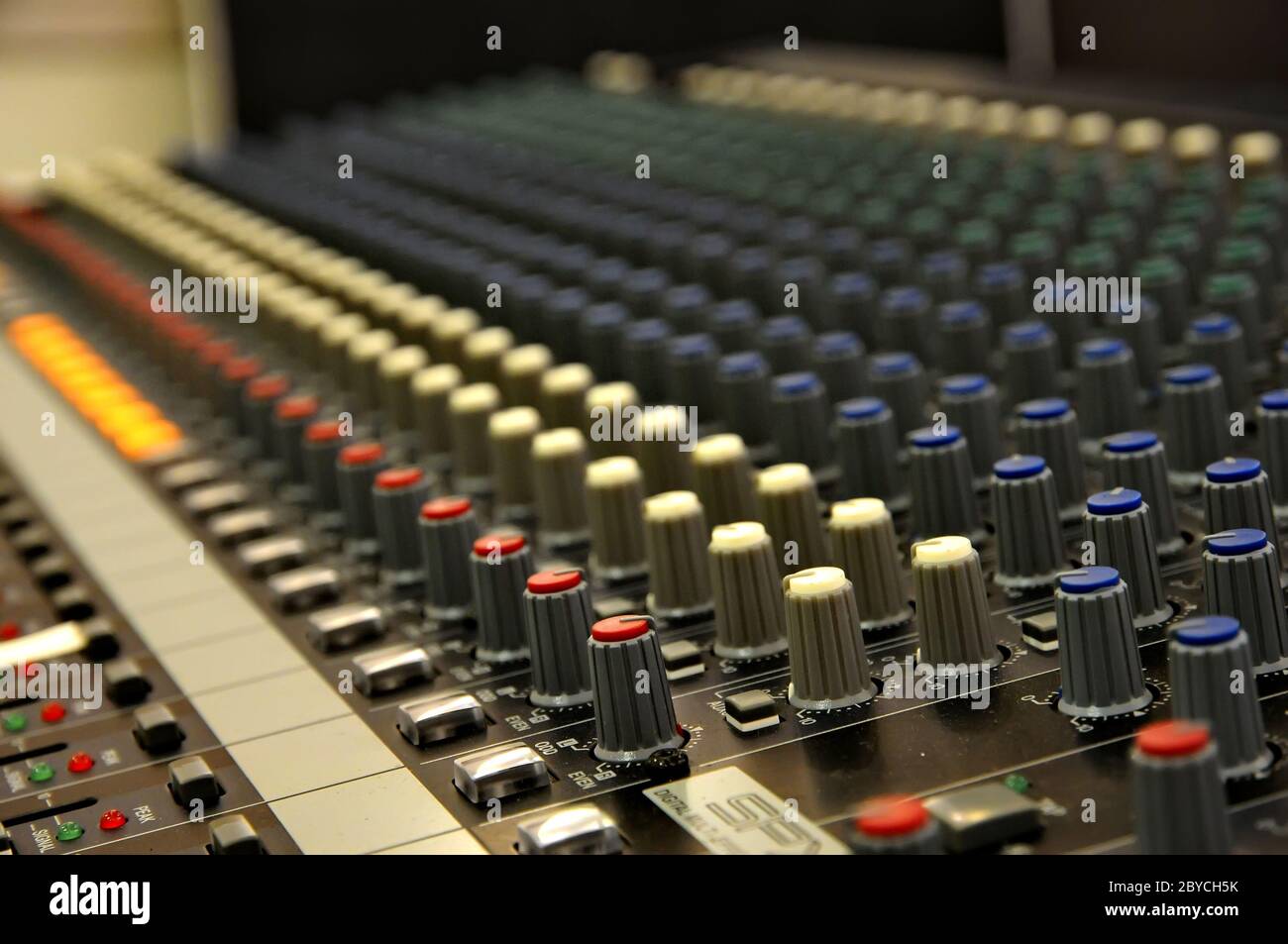 Sound mischpult -Fotos und -Bildmaterial in hoher Auflösung – Alamy