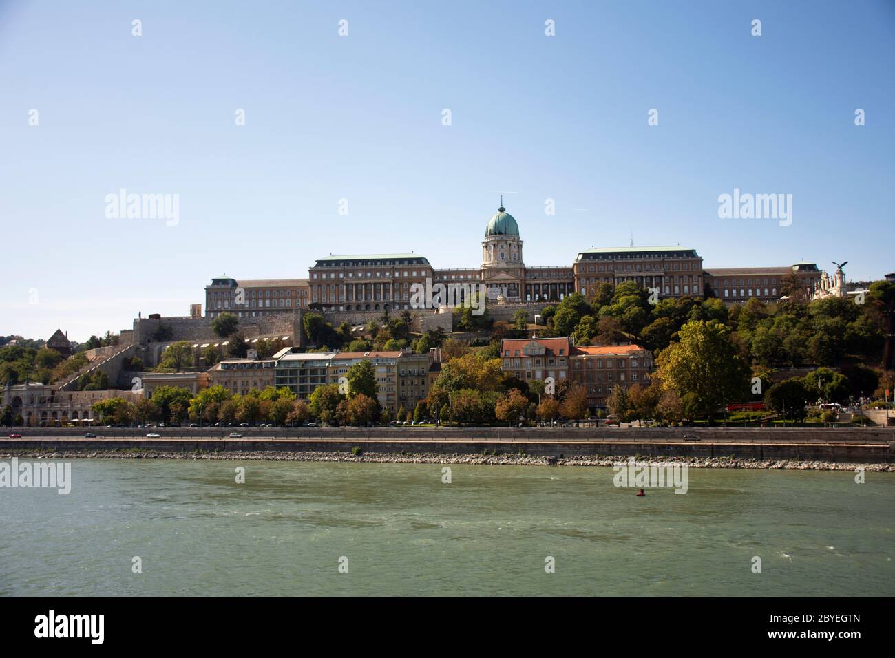 Sehen Sie Landschaft und Stadtbild der Budapester Altstadt und ...