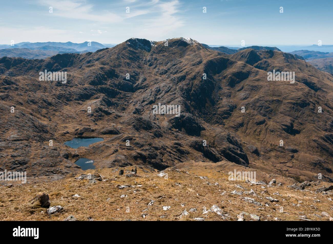 Lochan ein talamh dheirg -Fotos und -Bildmaterial in hoher Auflösung ...