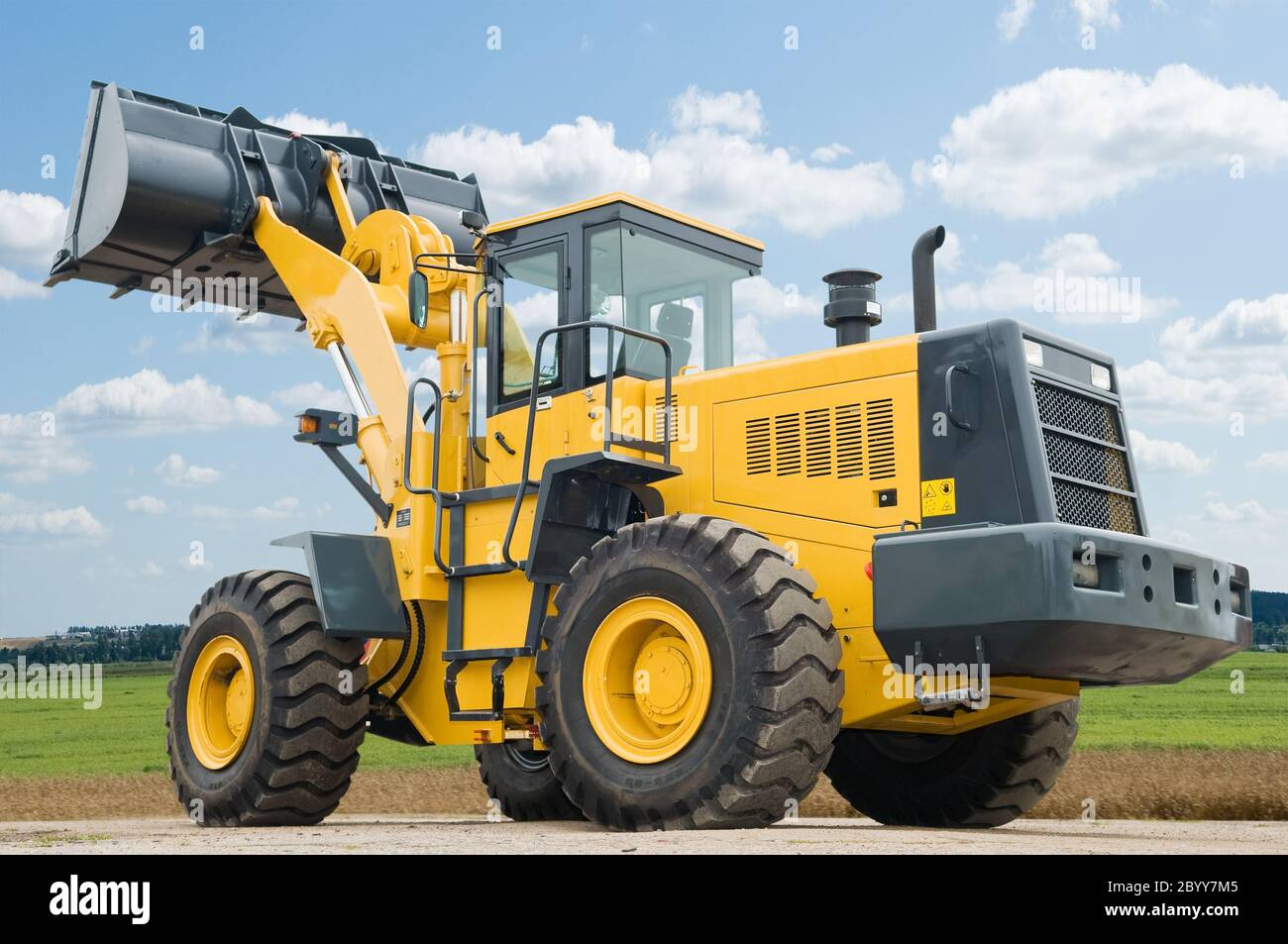 Traktor mit frontlader -Fotos und -Bildmaterial in hoher Auflösung – Alamy