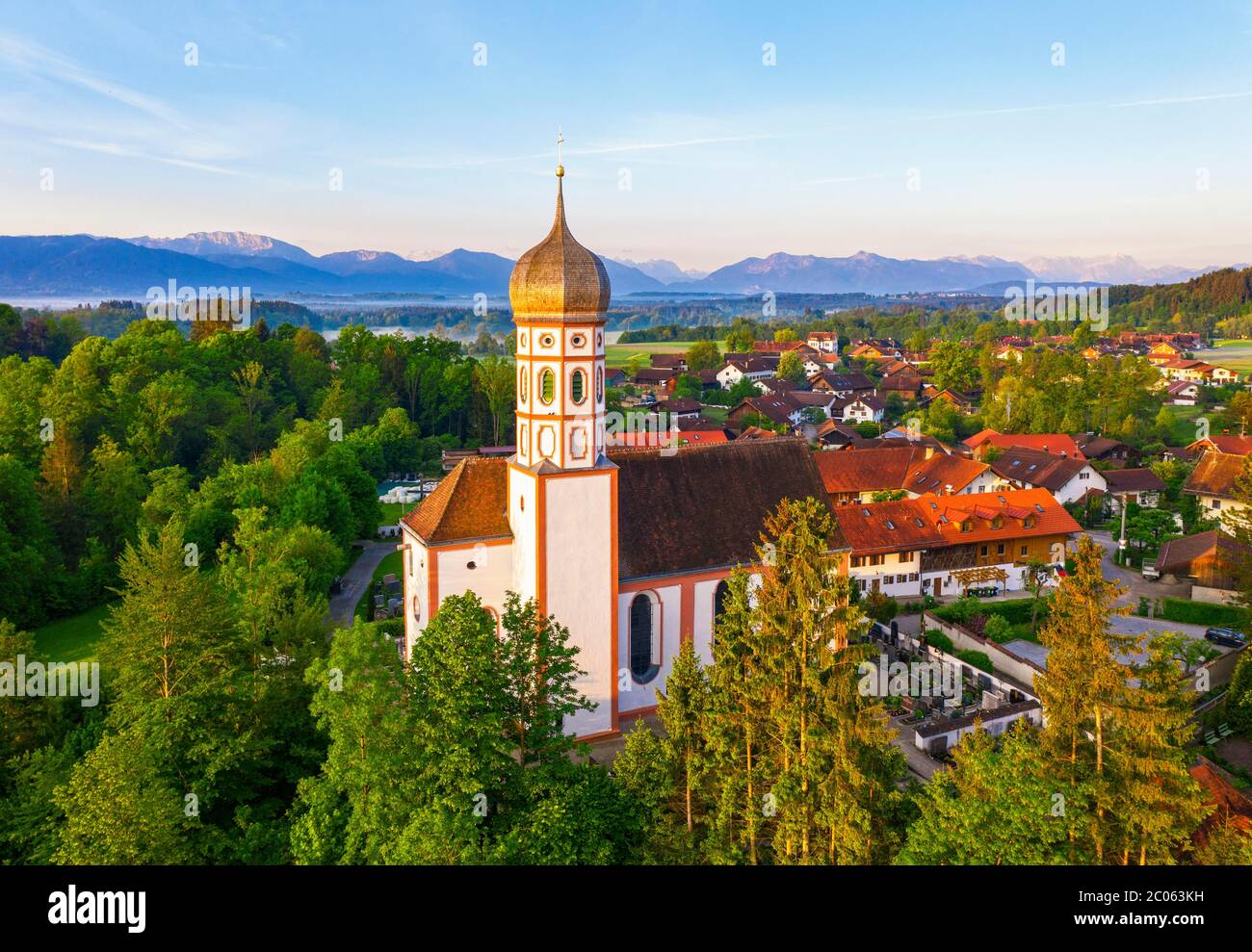 Marienkirche in Beuerberg, bei Eurasburg, Tölzer Land, Drohnenaufnahme ...