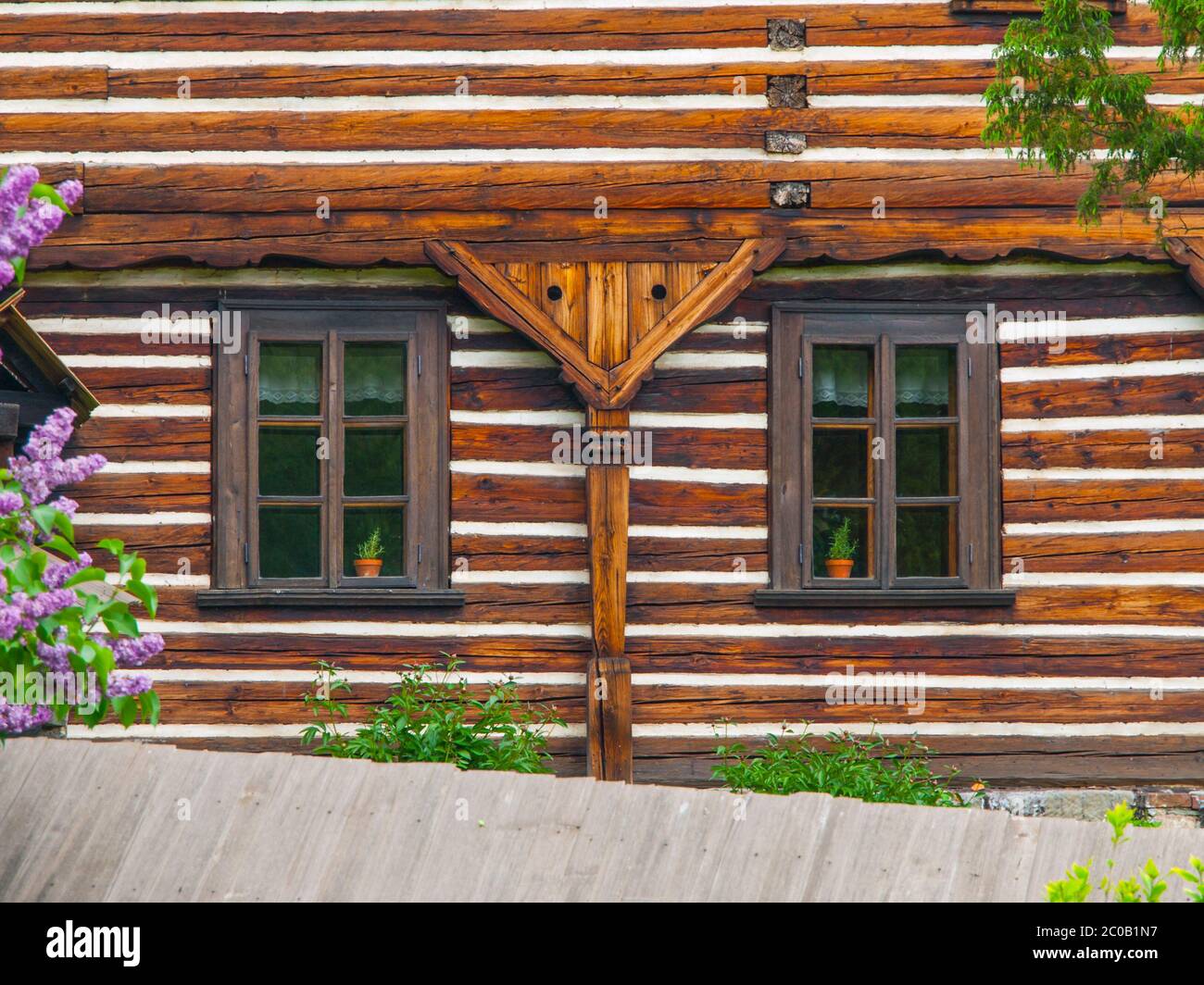 Vintage bauernhaus fenster -Fotos und -Bildmaterial in hoher Auflösung – Alamy
