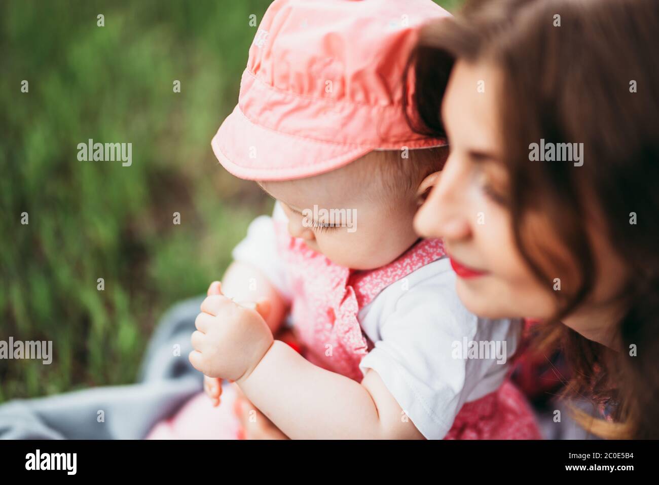 Mutter Entspannen Stockfotos und -bilder Kaufen - Alamy