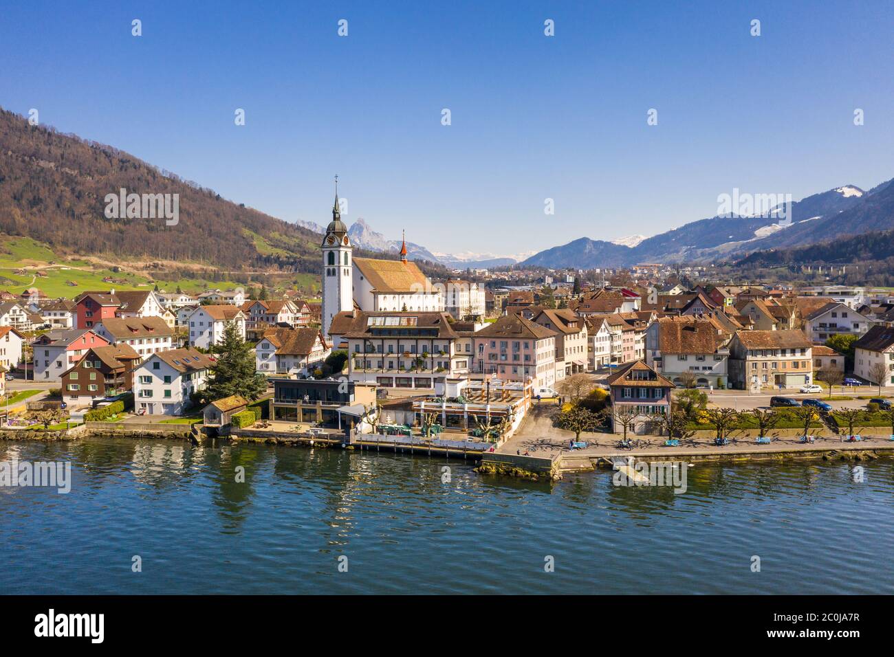 Luftaufnahme des Dorfes Arth Goldau am Zugersee im Kanton Schwyz in der ...