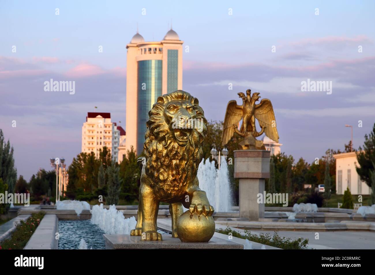 Tourismus in turkmenistan -Fotos und -Bildmaterial in hoher Auflösung ...