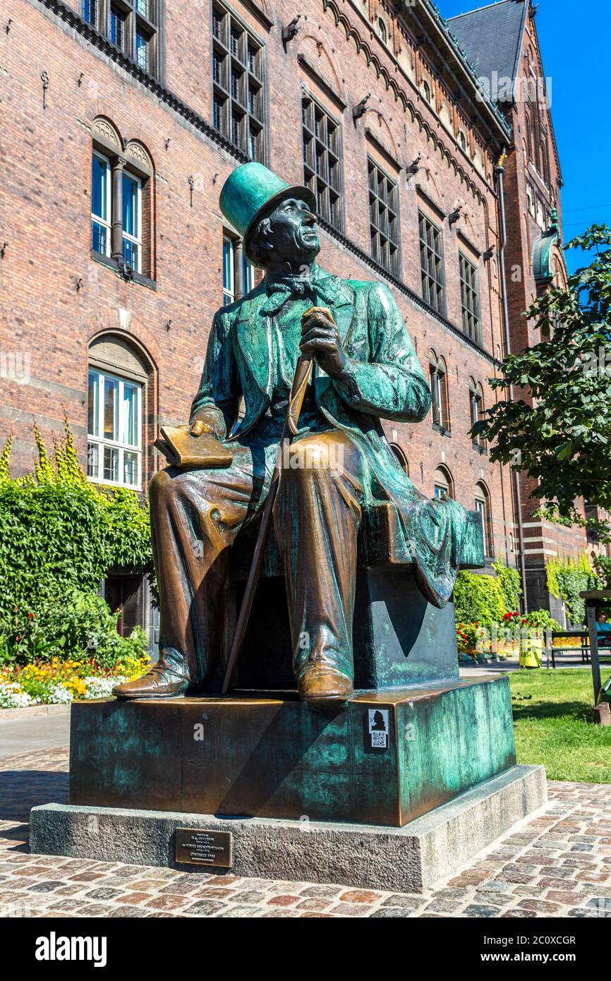 Hans christian andersen statue kopenhagen -Fotos und -Bildmaterial in ...