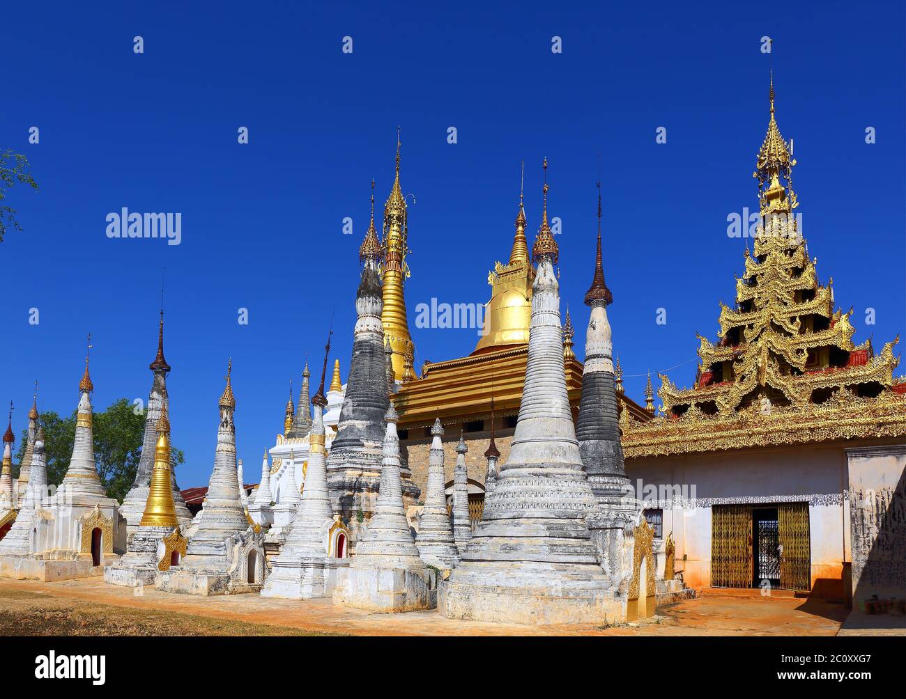 Shwe inn thein paya tempelanlage -Fotos und -Bildmaterial in hoher Auflösung – Alamy