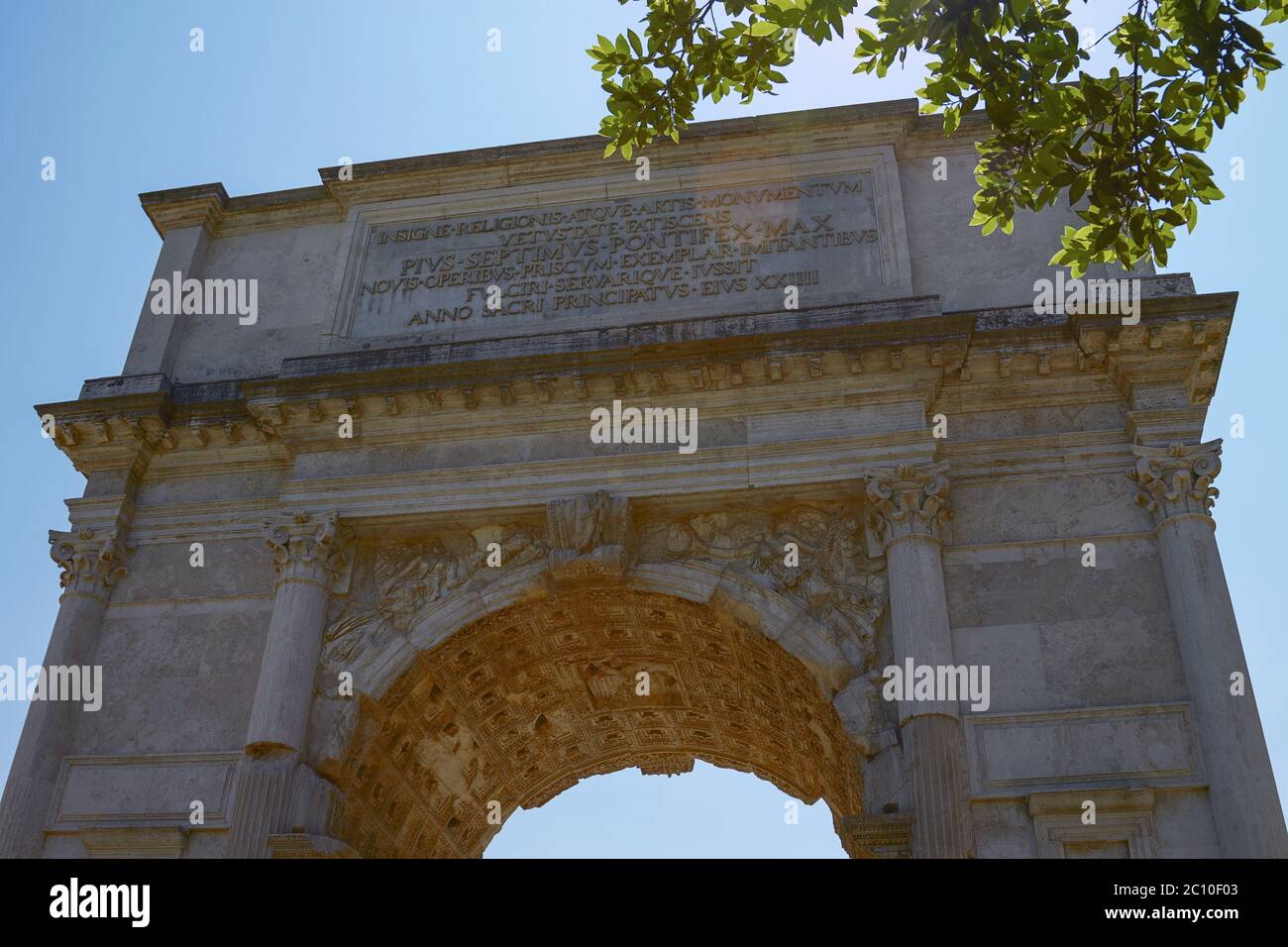 Titusbogen in rom -Fotos und -Bildmaterial in hoher Auflösung – Alamy