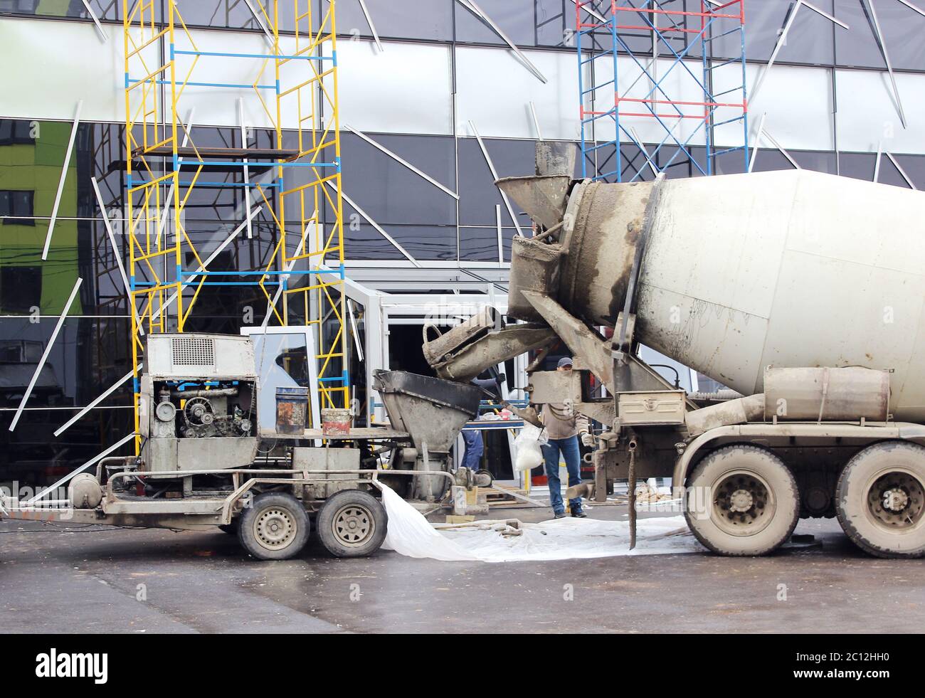 Betonmischer mit pumpe -Fotos und -Bildmaterial in hoher Auflösung – Alamy