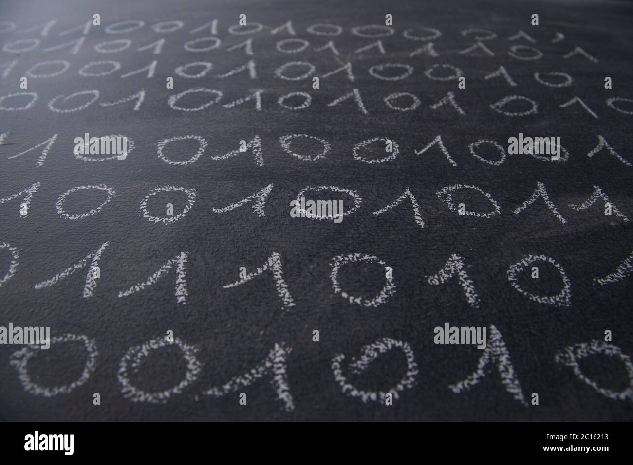Binary number -Fotos und -Bildmaterial in hoher Auflösung – Alamy