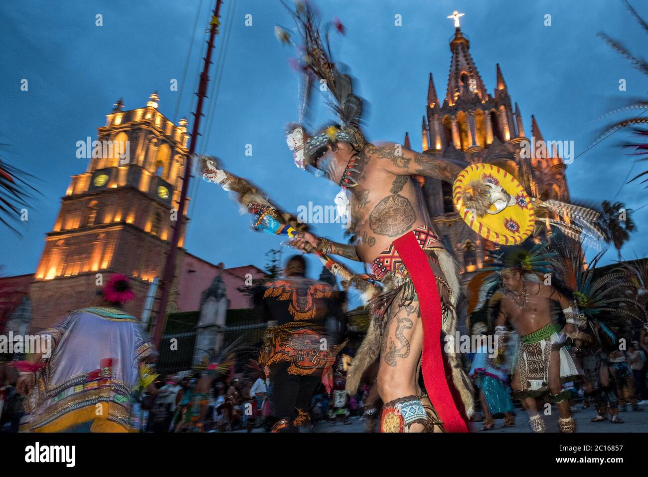 Danza de concheros -Fotos und -Bildmaterial in hoher Auflösung – Alamy