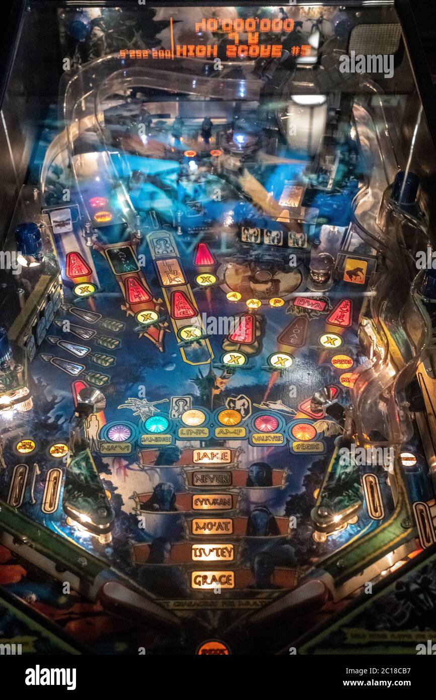 Bunte flipper -Fotos und -Bildmaterial in hoher Auflösung – Alamy