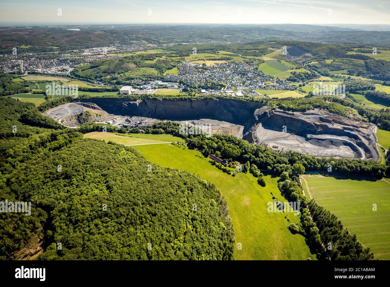Luftaufnahme, Heinrich Ebel Steinbruch GmbH Steinbruch Habbel, Arnsberg ...