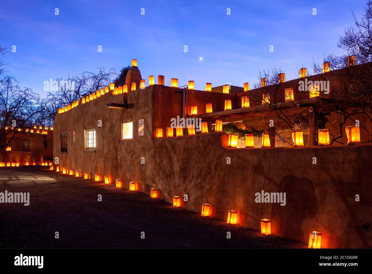Farolitos santa fe -Fotos und -Bildmaterial in hoher Auflösung – Alamy