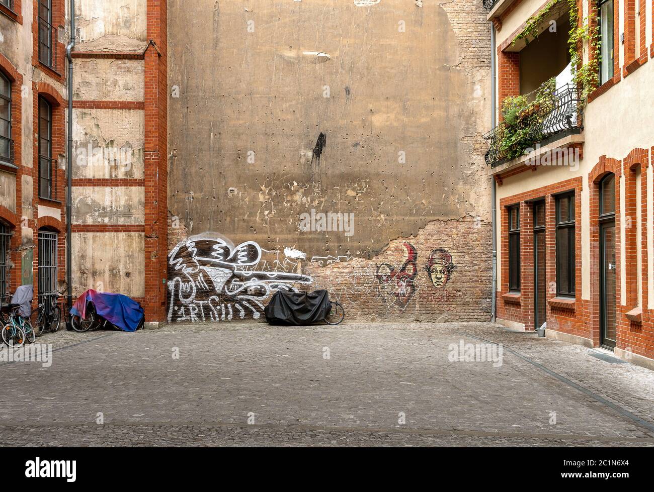 Berliner hinterhof -Fotos und -Bildmaterial in hoher Auflösung – Alamy