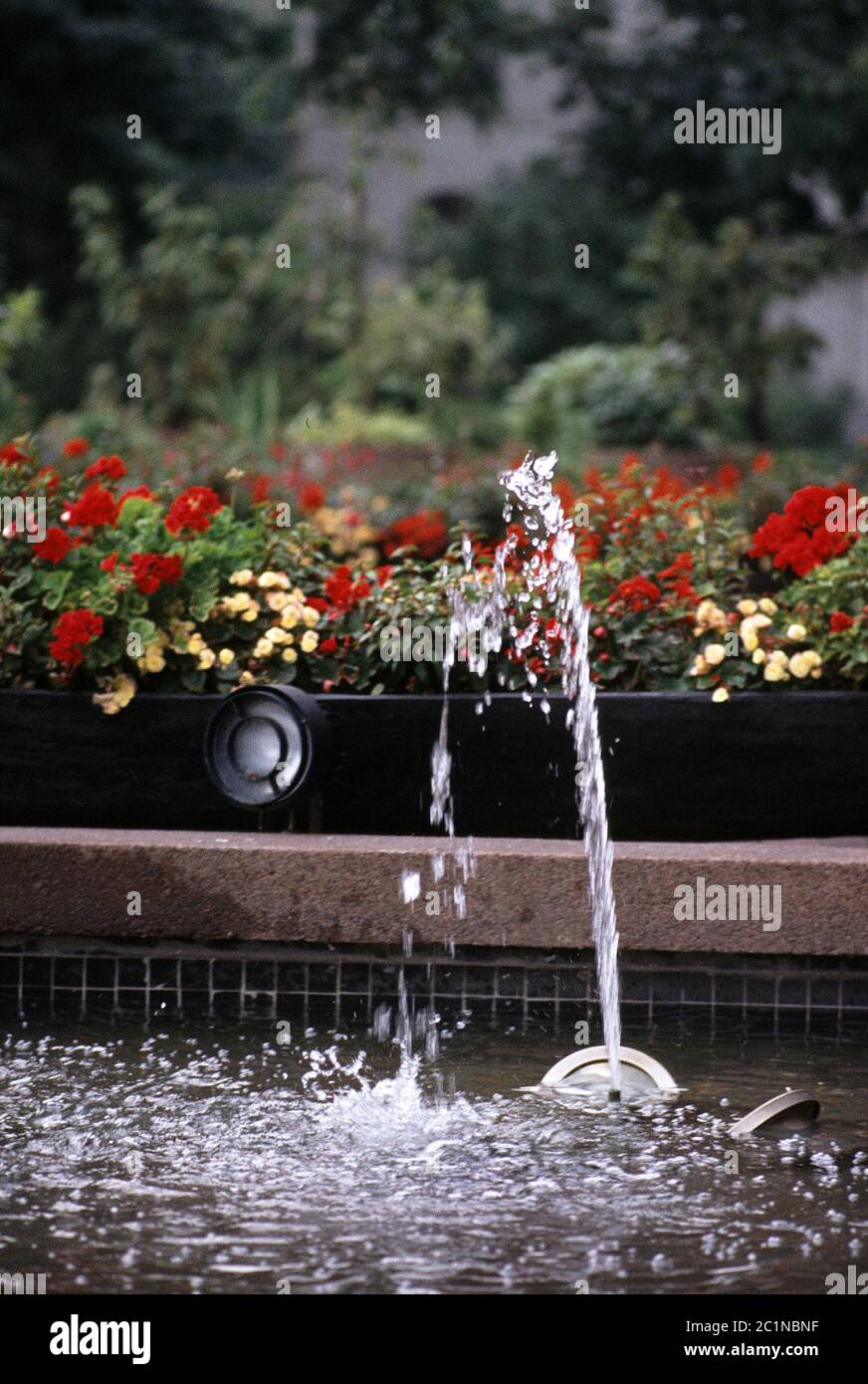 Wasserstrahl brunnen -Fotos und -Bildmaterial in hoher Auflösung – Alamy