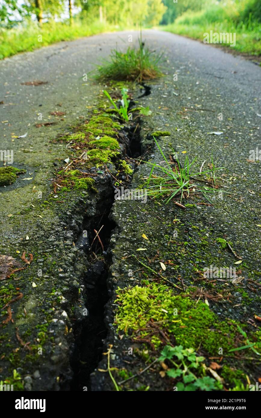 Breiter riss -Fotos und -Bildmaterial in hoher Auflösung – Alamy