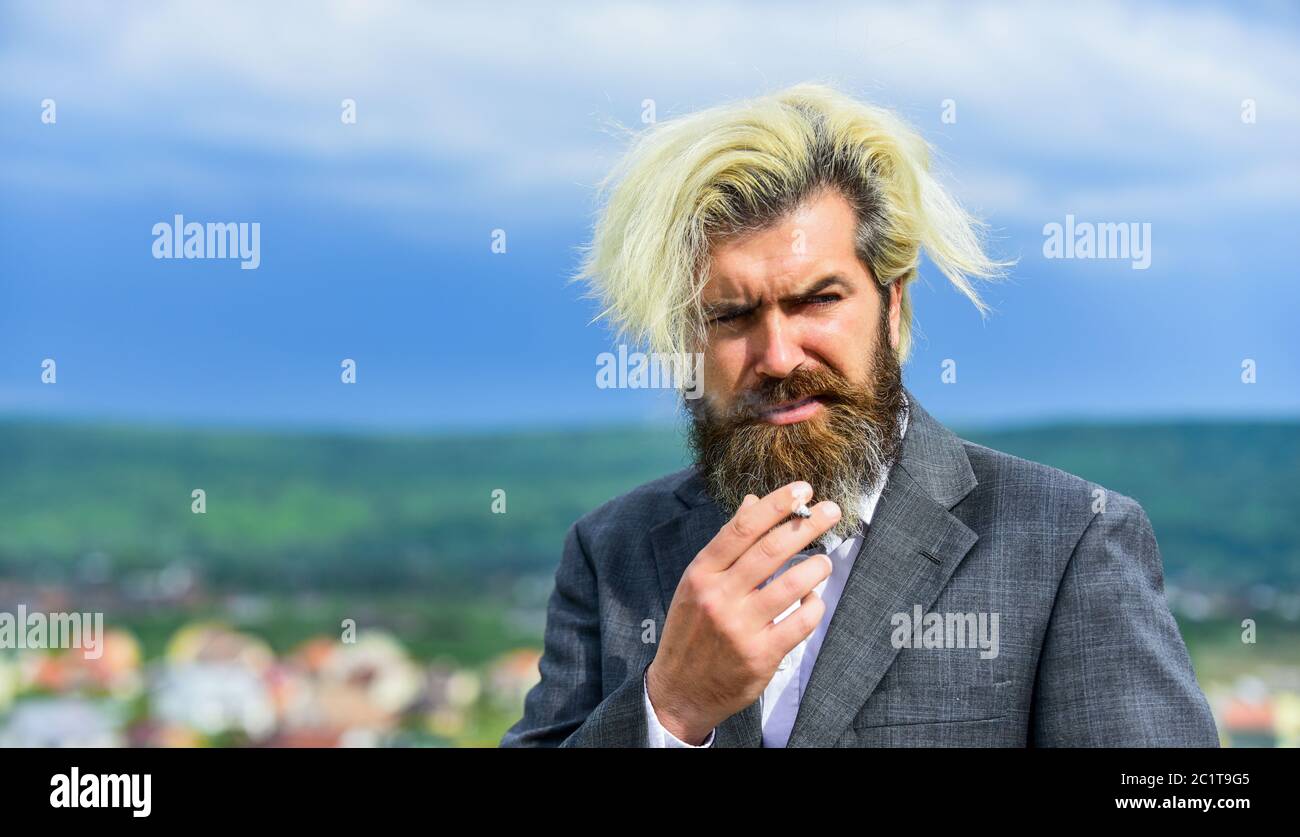 Blondes Rauchen Stockfotos und -bilder Kaufen - Alamy